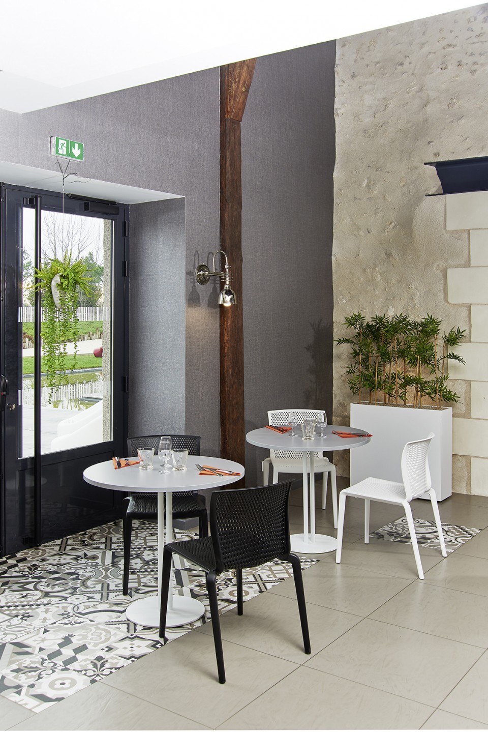 Table ronde Roxane Hauteur 75 cm - Achat table de collectivité - 210,00€